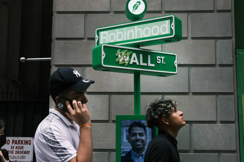Robinhood beats on earnings and revenue, finance chief to retire ...