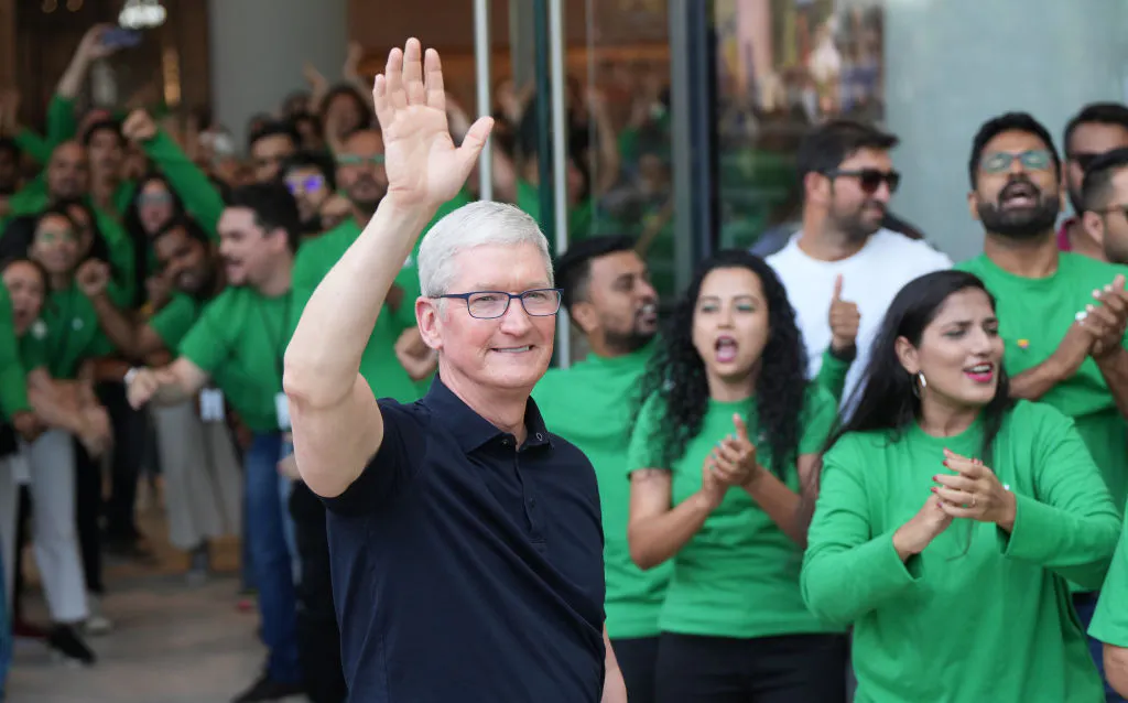 Tim Cook to step down as Apple CEO, John Ternus to replace him ...