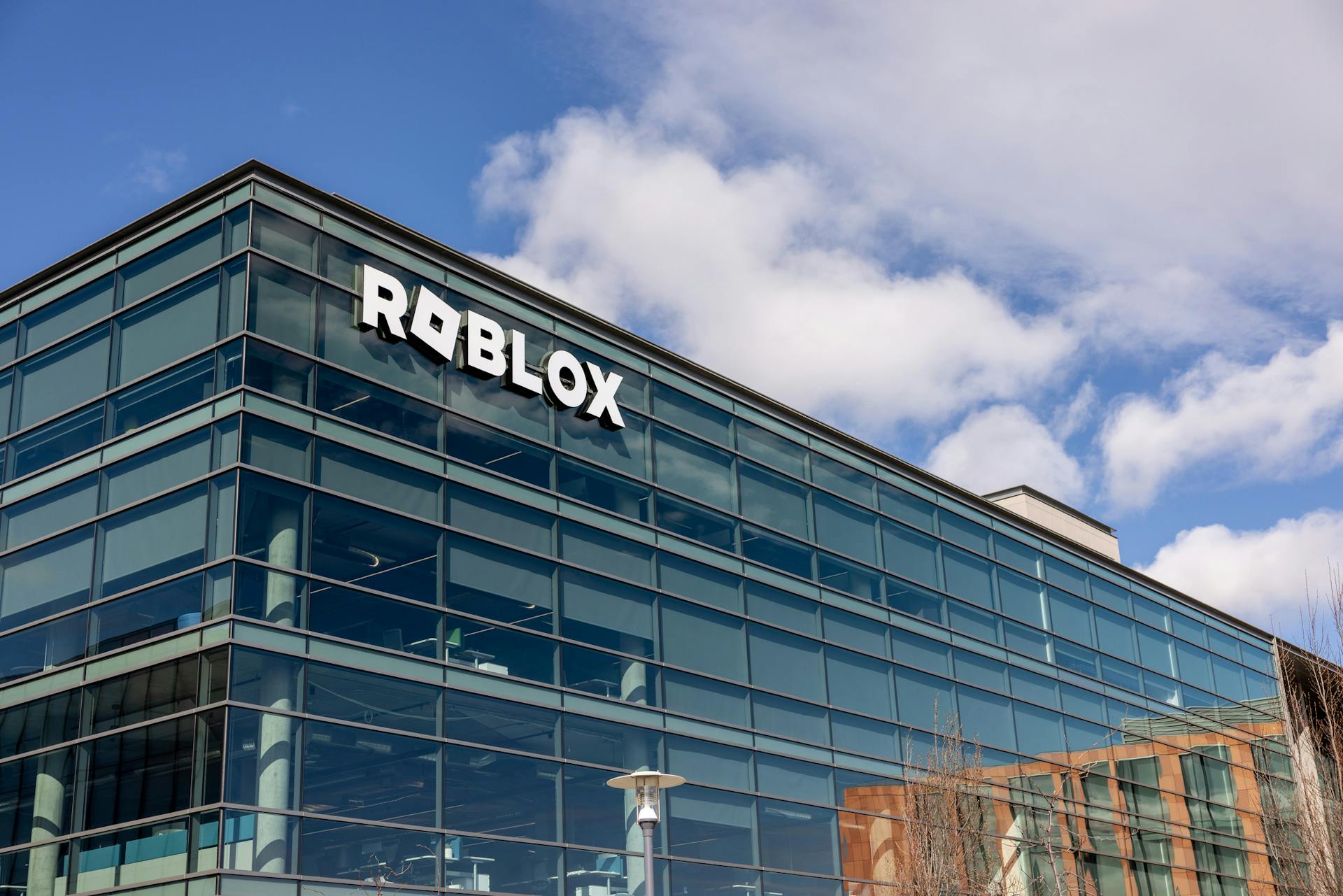 Roblox hits a 52-week high as a wildly simple gardening game created by ...