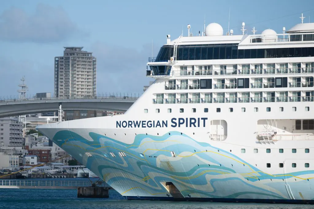 Norwegian Cruise Line jumps after the WSJ reports that activist Elliott ...