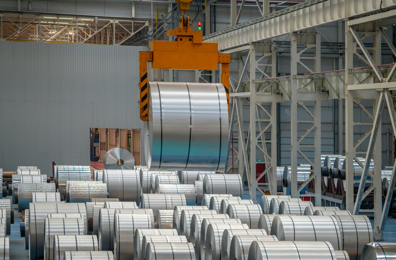 Ford dips as another large fire breaks out at the New York Novelis ...