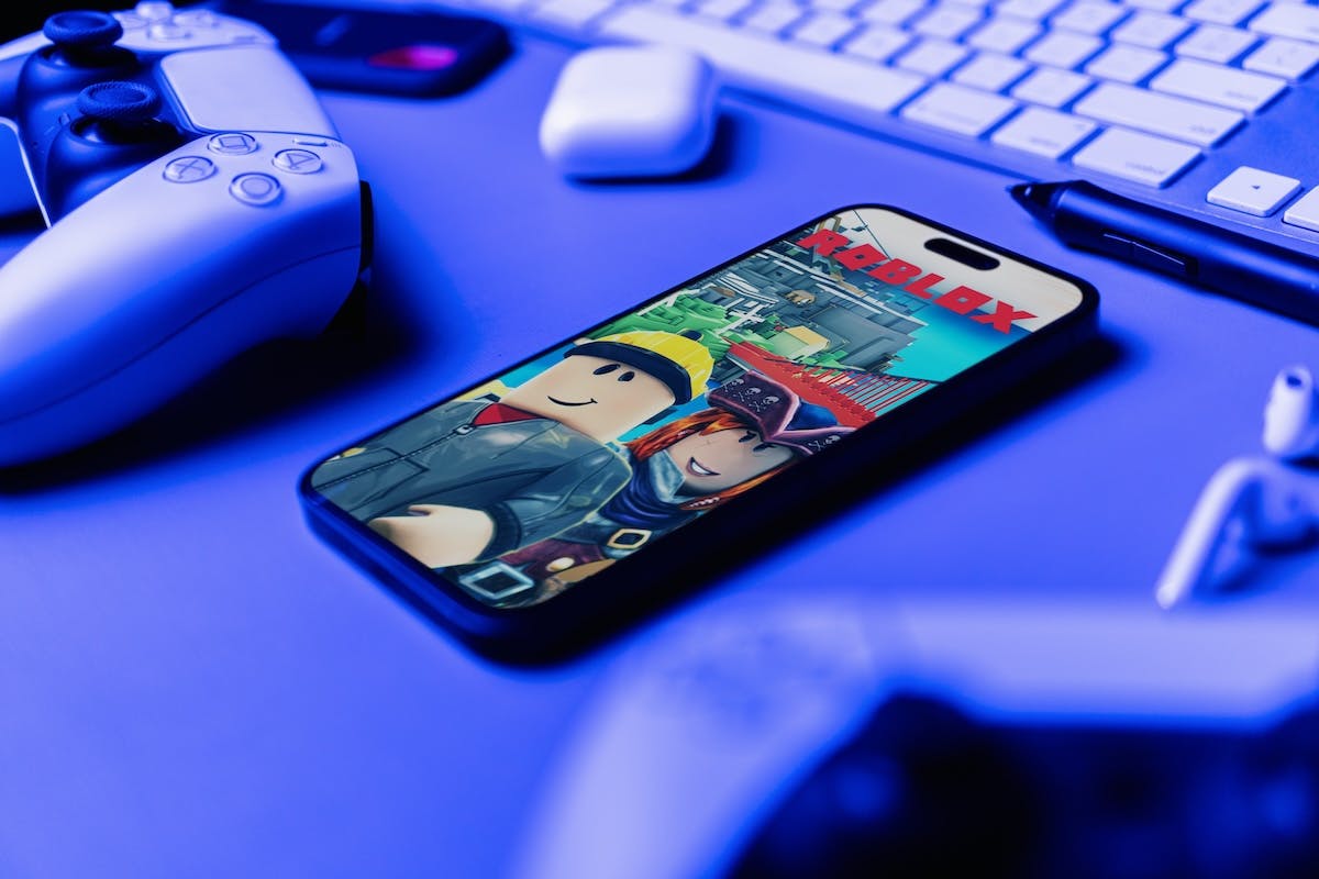 Roblox shares tumble after short seller Hindenburg accuses it of ...